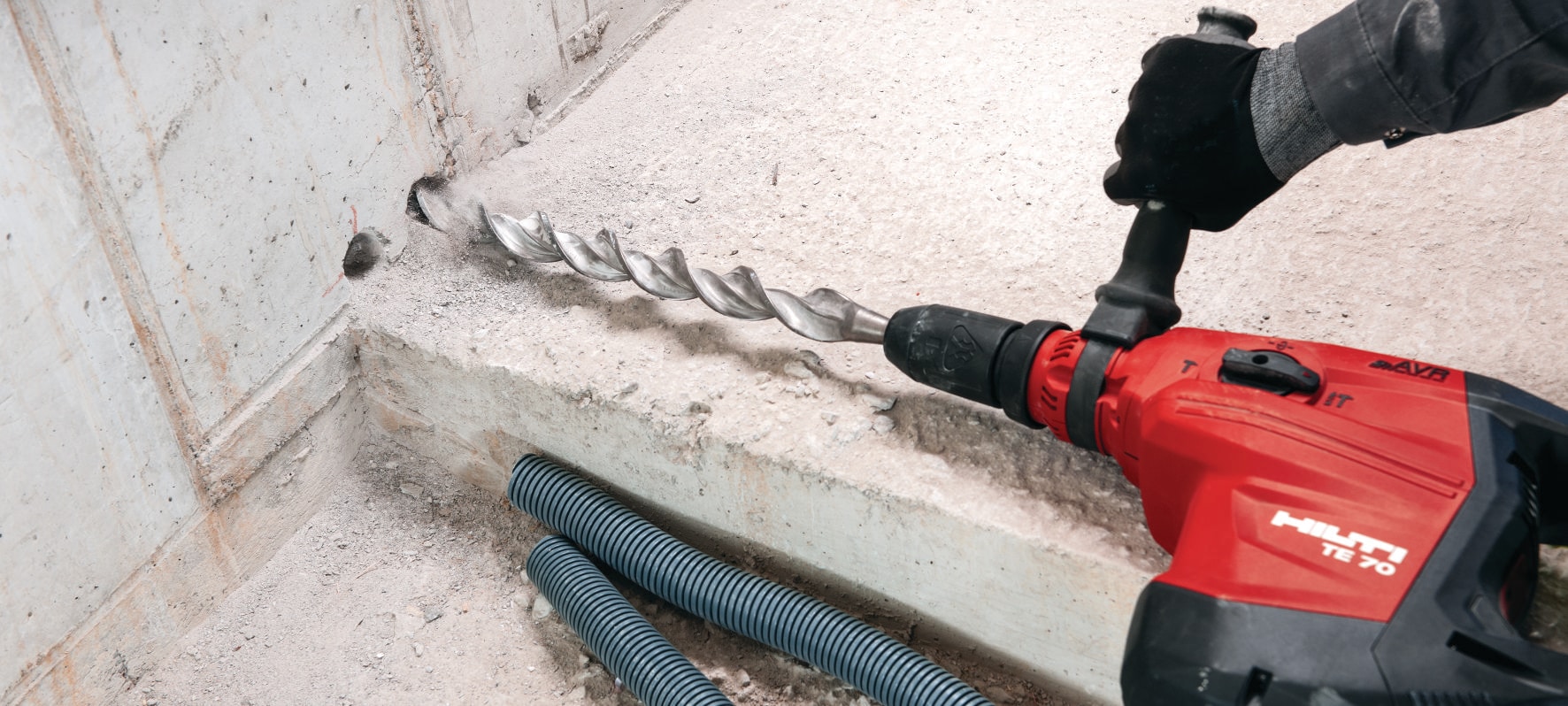 Beton drill store